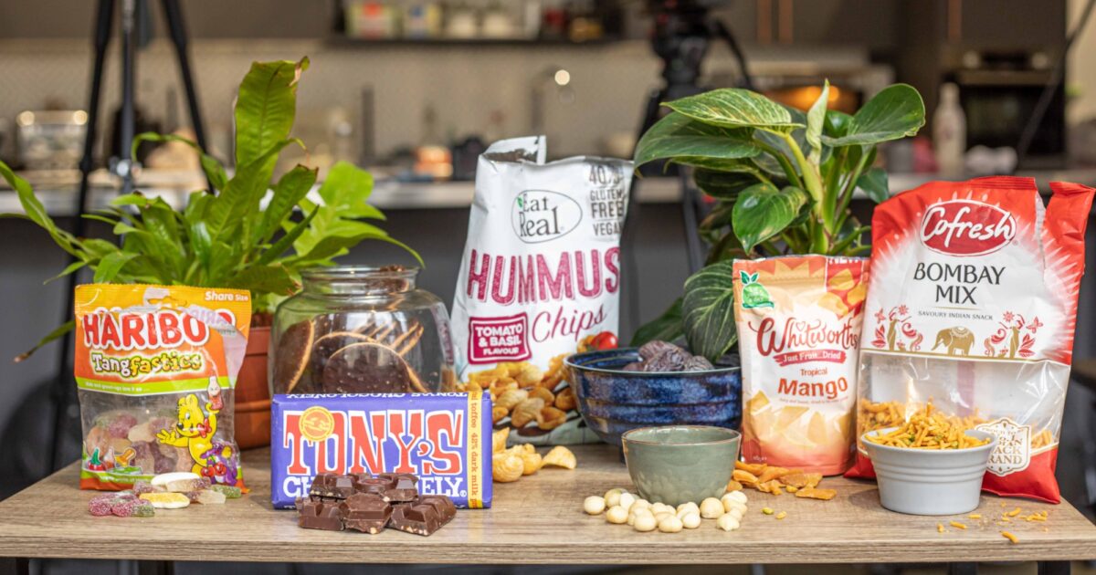 These Are The Greatest Desk Snacks Of All Time | Mob