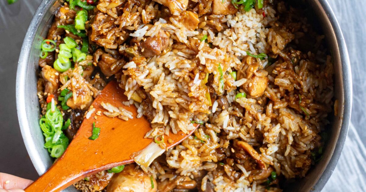 Dark Soy Chicken & Mushroom Pot Rice | Mob
