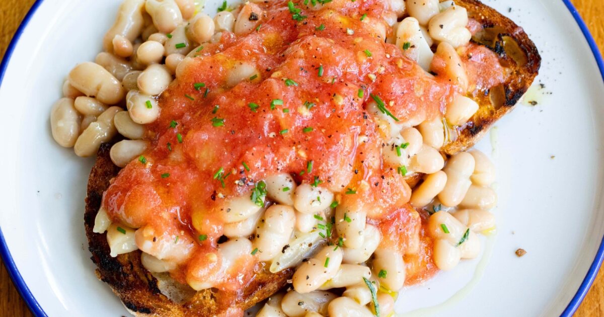 Pan Con Tomate with White Beans Recipe | Mob