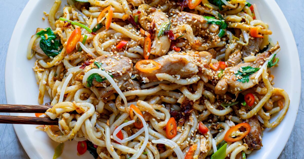 Spicy Ginger Chicken Udon Recipe | Mob