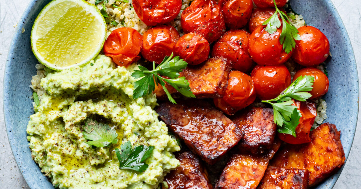 Smoky Tempeh Brunch Bowl | Mob