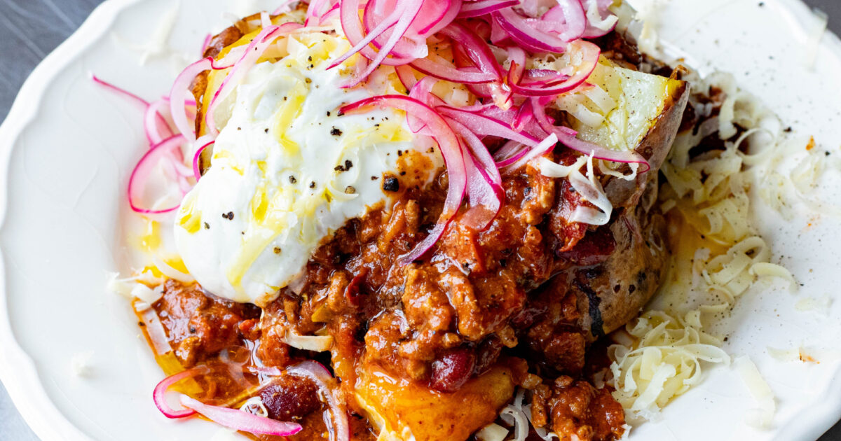 Beefy Chilli Jacket Potato | Mob