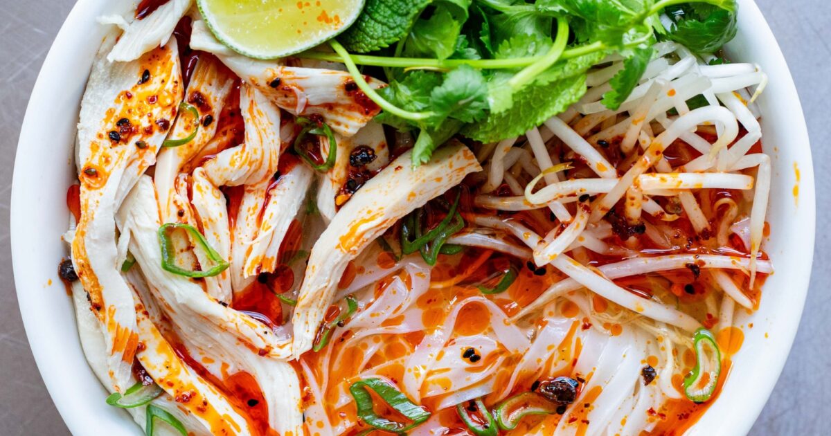 Fragrant Chicken Noodle Soup | Mob